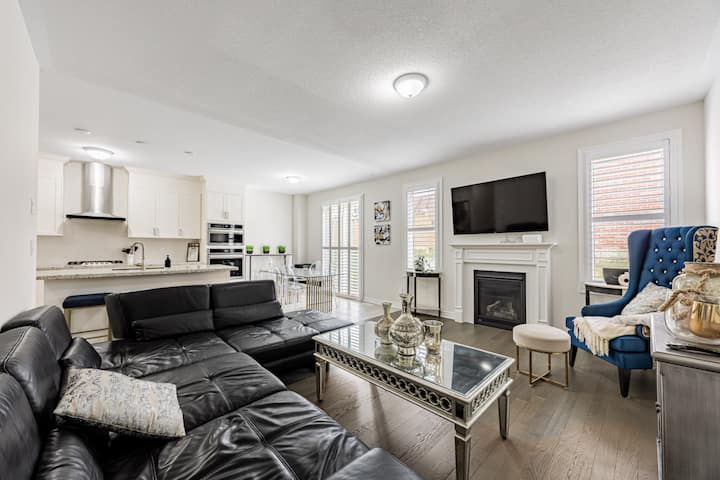 Luxury Family Retreat •4br+loft • Sleeps 10•oshawa - Oshawa