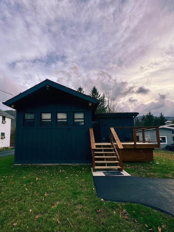 The Evergreen Bungalow – Cozy Catskills Retreat - Hunter, NY