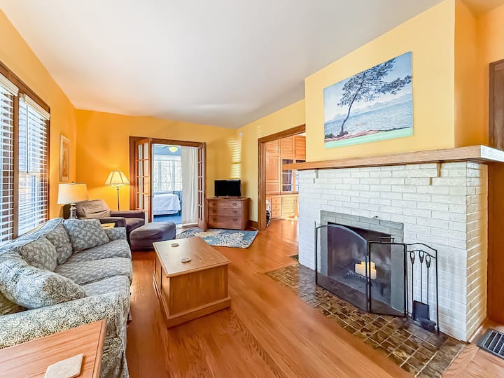 4br Home + Parking, 1 Block From Campus - Urbana, IL