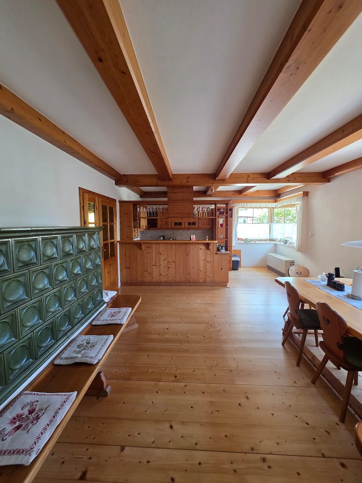 Charmingly Traditional Villa With Lovely Garden - Bécs