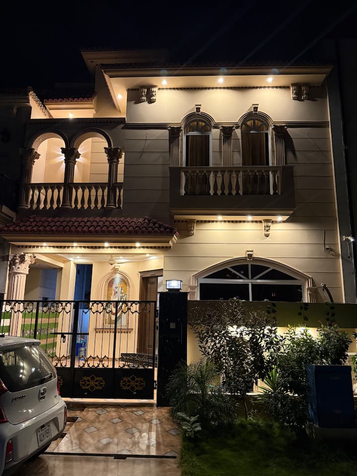 Dha Lahore Full House • Near Airport & Raya Golf - Pakistan