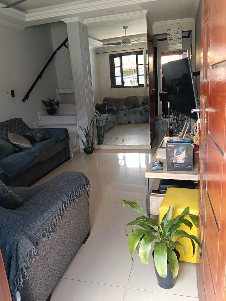 Casa Completa Para A Festa Da Uva Em Ferraz/sp - Suzano