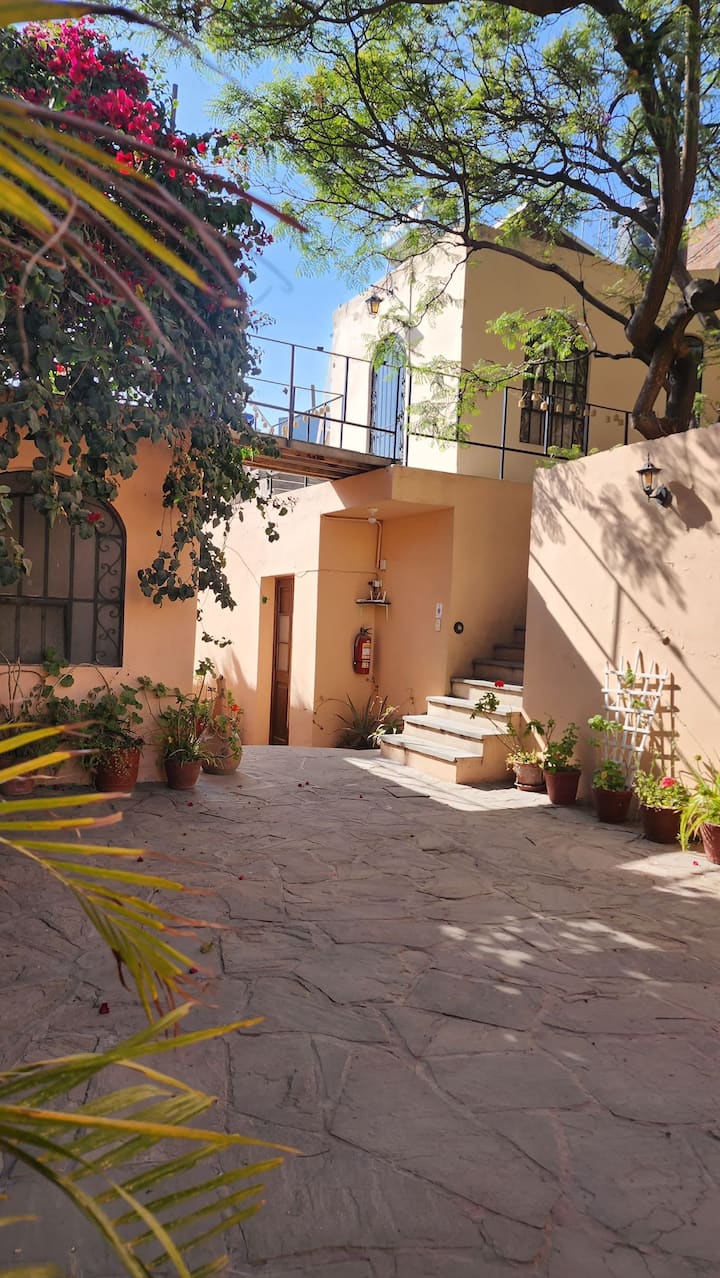 Central Cozy Room Single & Double Bed + Bathroom - Arequipa