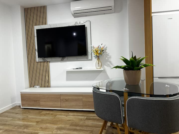 Apartamento En Pleno Centro - Almería