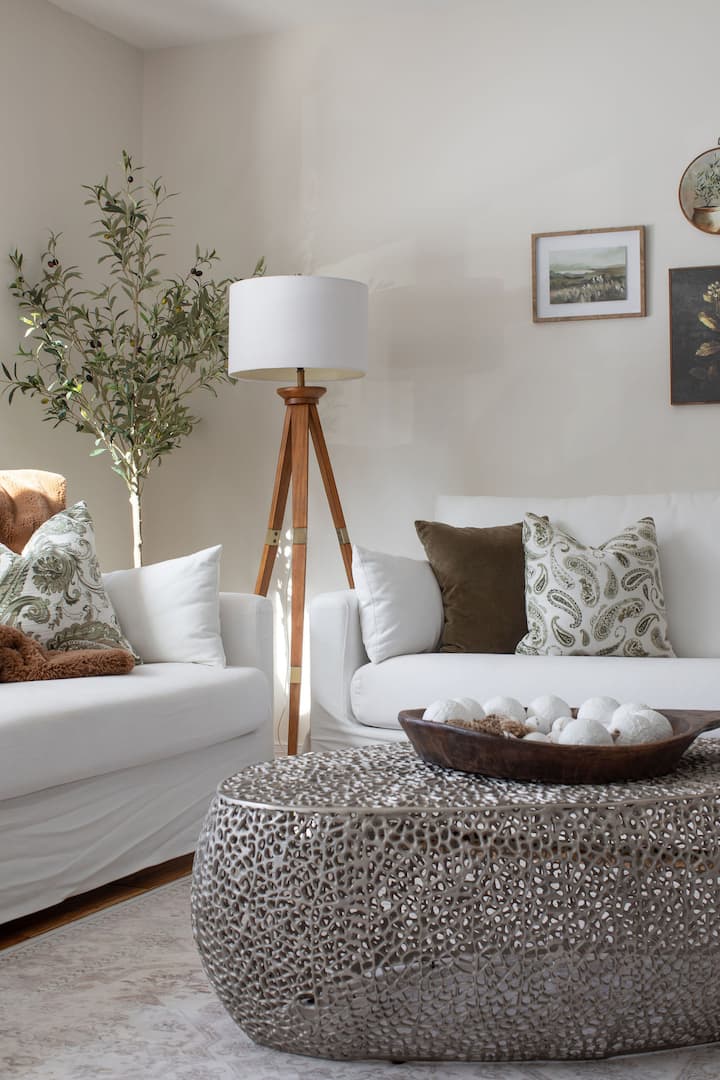 Olive + Oak - A Peaceful Family Retreat - Plymouth, MN