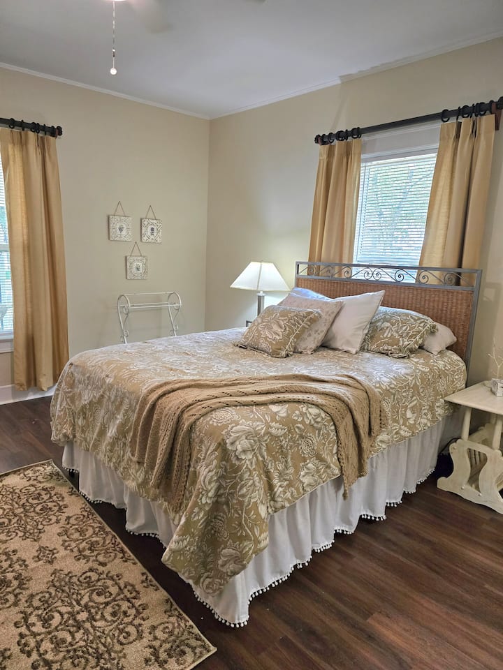 Home Away From Home, Fenced Yard And Pet Friendly! - Greer, SC
