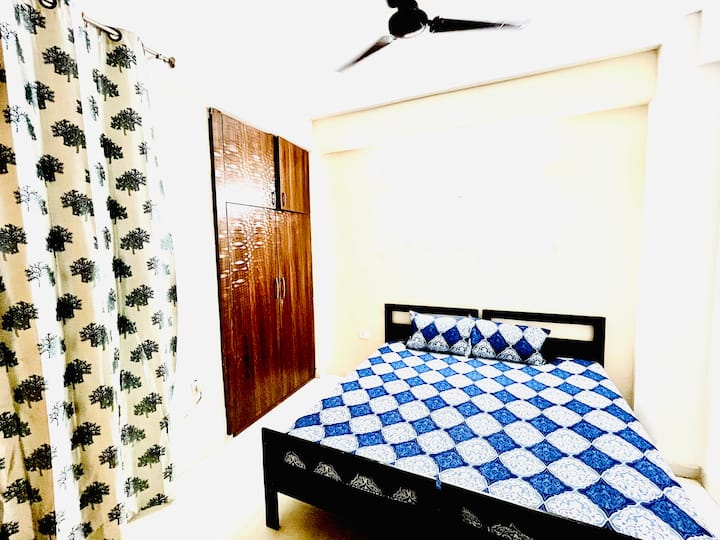 • Fun & Chill 2bhk | The Hangout Faridabad - Faridabad