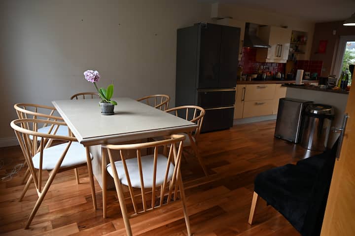 Kristinuchi's N' Demianuchi's Nest - Portmarnock