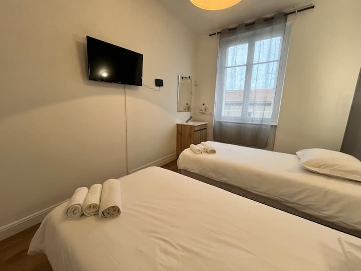 Chambre Deux Lits Simples - Gerzat