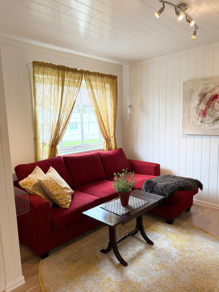 Sentralt Mellom Gjøvik, Hamar Og Lillehammer - Moelv