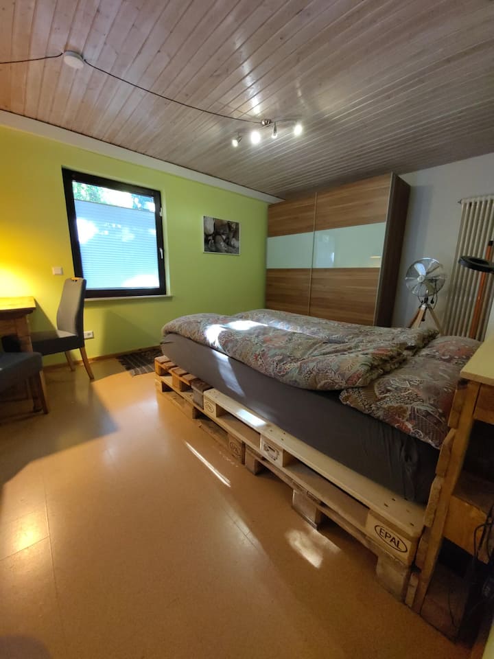 Ruhige Ferienwohnung In Edenkoben A. D. Weinstraße - Maikammer