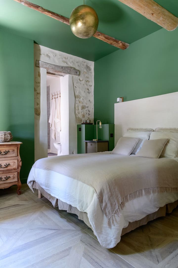 Chambre D’hôte
Petit Déjeuner Inclus - Manosque