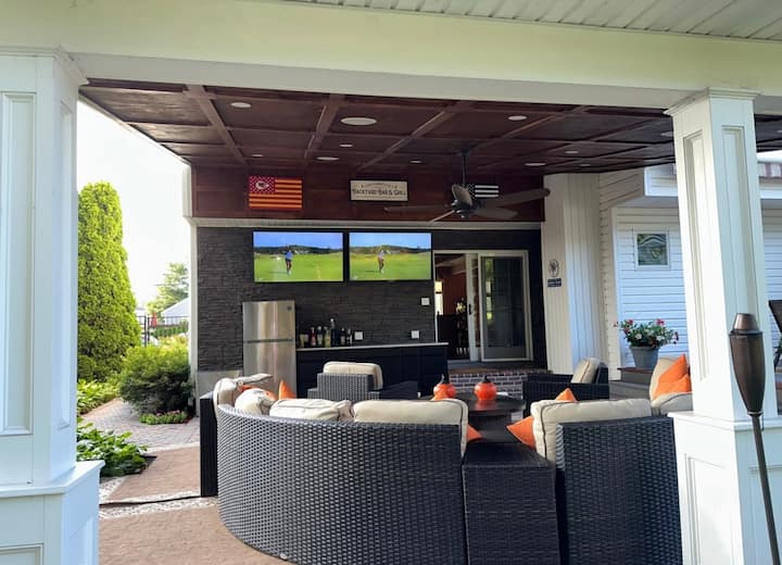Luxury Bethpage Ryder Cup Retreat W/ Pool & Bar - Freeport, NY