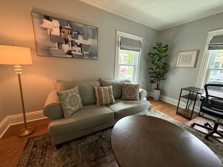 Lovely Apartment Near All Colleges & Attractions - Rochester, NY