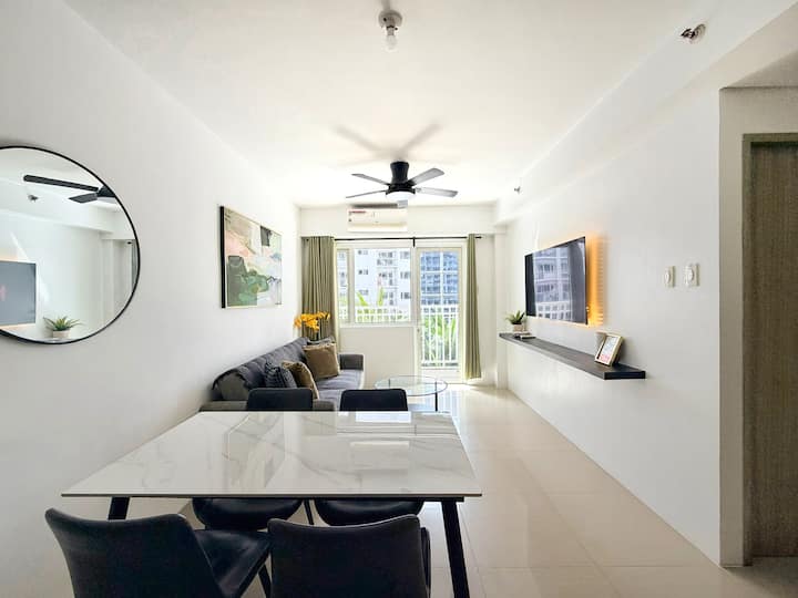 Big Group Stay | 2 Units (2br+2br) | Fits Up To 14 - Manila