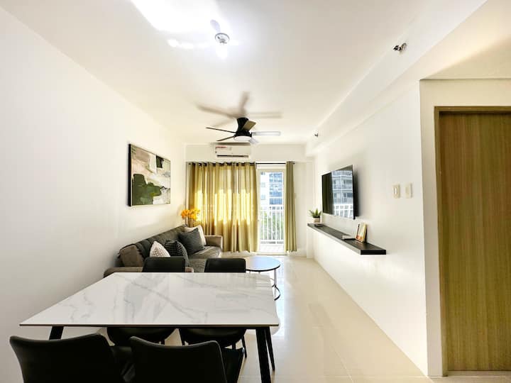 Big Group Stay | 2 Units (2br+2br) | Fits Up To 14 - Manila