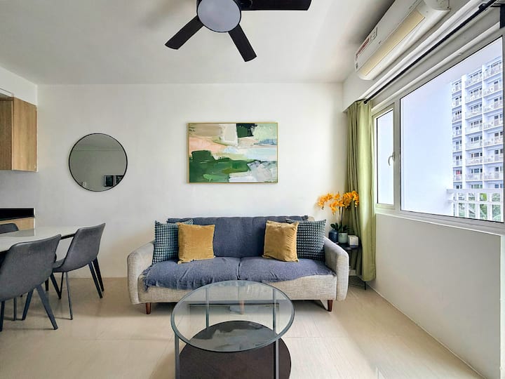 Big Group Stay | 2 Units (2br+2br) | Fits Up To 14 - Manila
