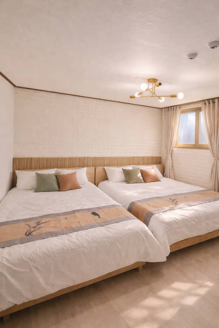 청담헌/낙산공원, Ddp, 동대문, 경복궁, 동묘, 서울대병원, 명동,서울역 15분내외 - Seoul