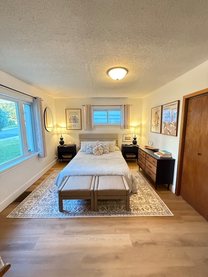 Rosewood Suite - Central & Chic - Sudbury