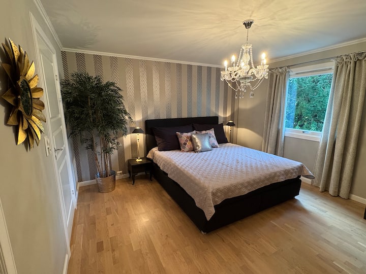 Romslig Hybel I Enebolig - Oppegård