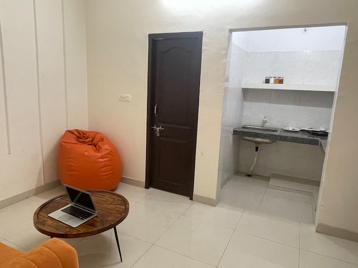 Cozy 1 Bhk | Perfect For Couples And Families - Noida