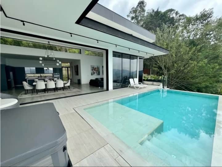 Gran Casa Familiar Campestre Mirador - Medellin, Antioquia, Colombia