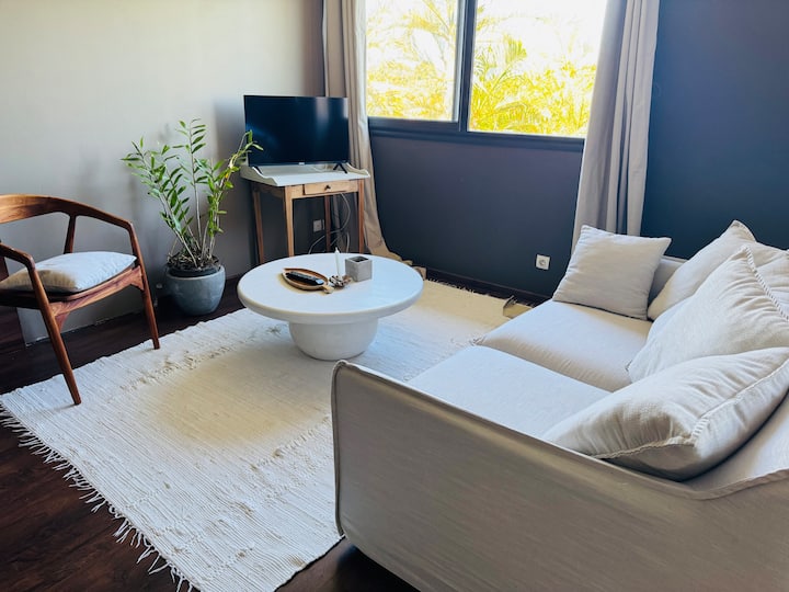 Logement Indépendant Dans Un Cadre Verdoyant - Saint-Pierre