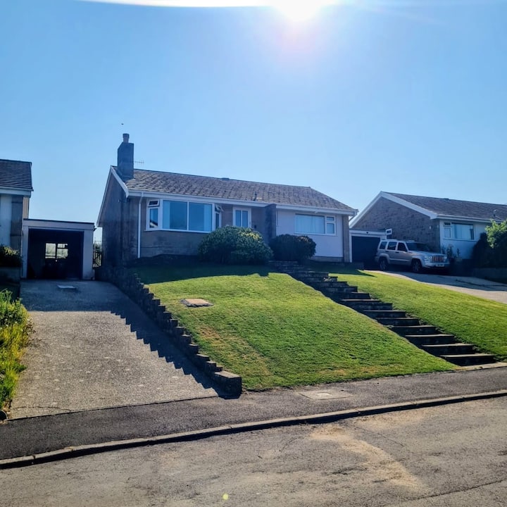 Hollywood Hills - Bridport