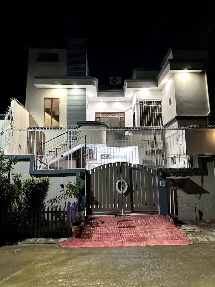 Private Floor With High-security Society - Karachi