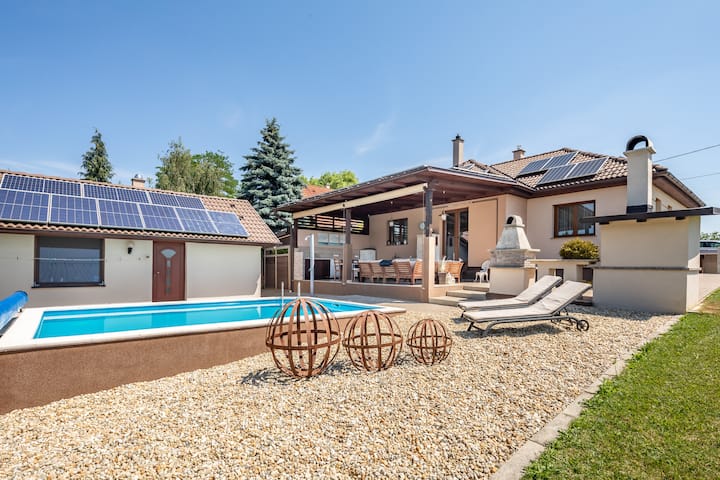 Borostyán Tó Vendégház - Hongrie