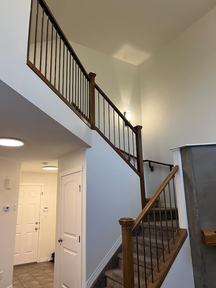 Home In Beaumont W/ Hot Tub, Fireplace & Parking - Beaumont