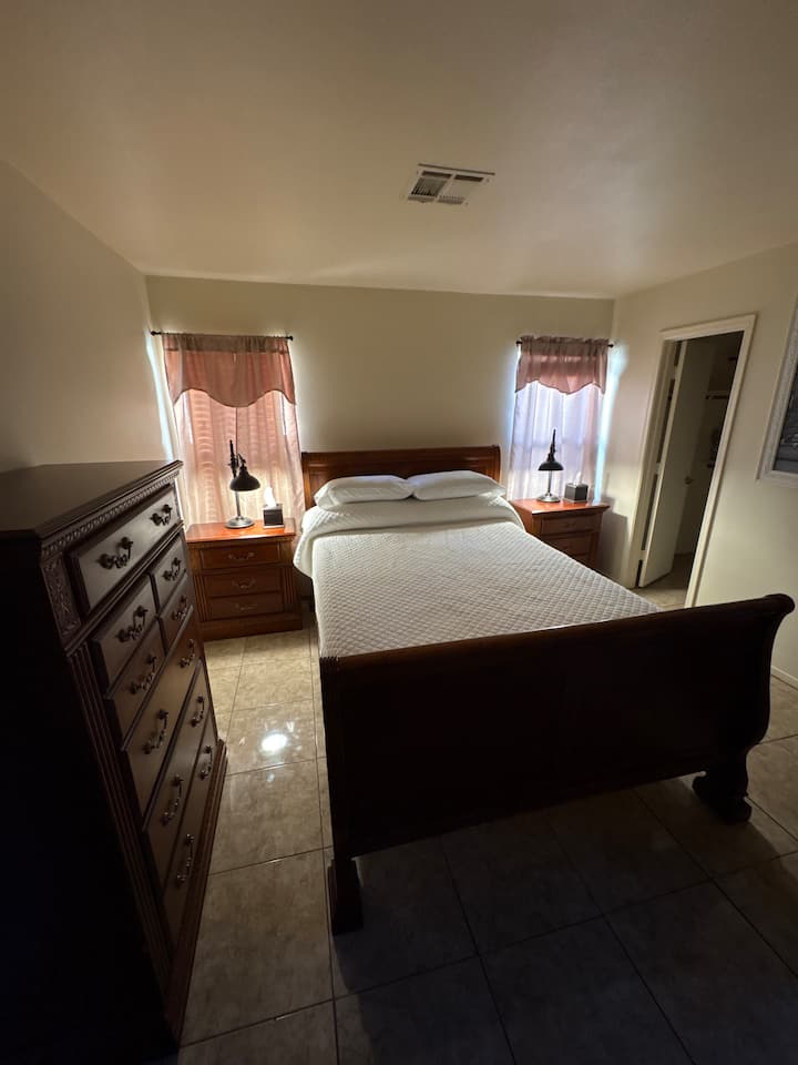 Matthews B&b And 3d Movie Theater - Las Vegas