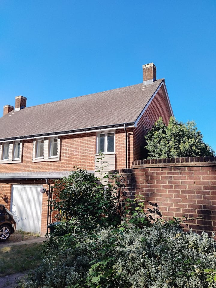 Home Stay 1 - Basingstoke