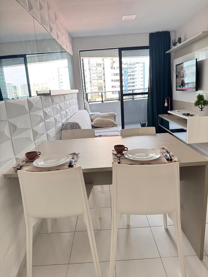 Quarto E Sala, Na Jatiúca, Próximo à Praia. - Maceió