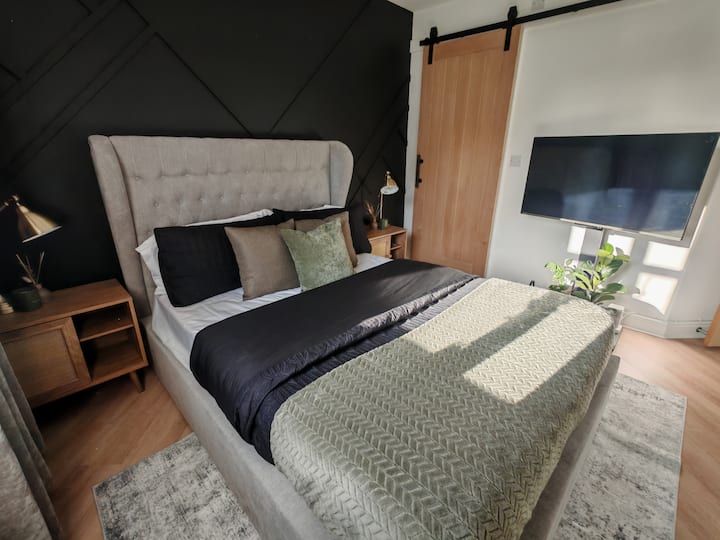 Room In Crewe - Ev Charger, Near Station - Crewe