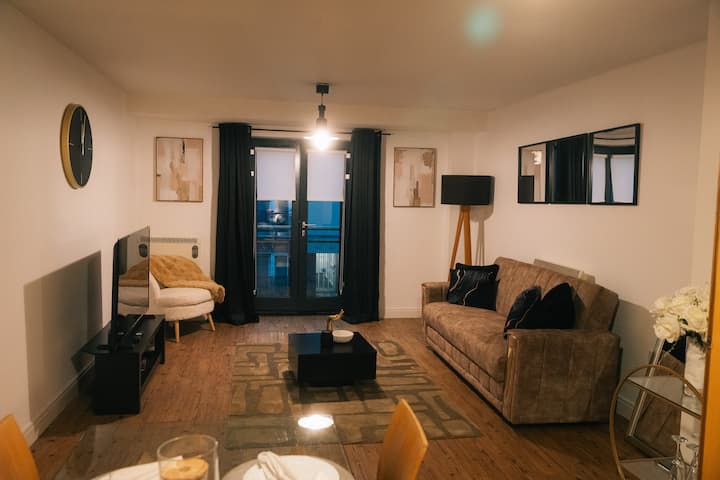 Stylish Luxury 2-bed | Jewellery Quarter - Birmingham