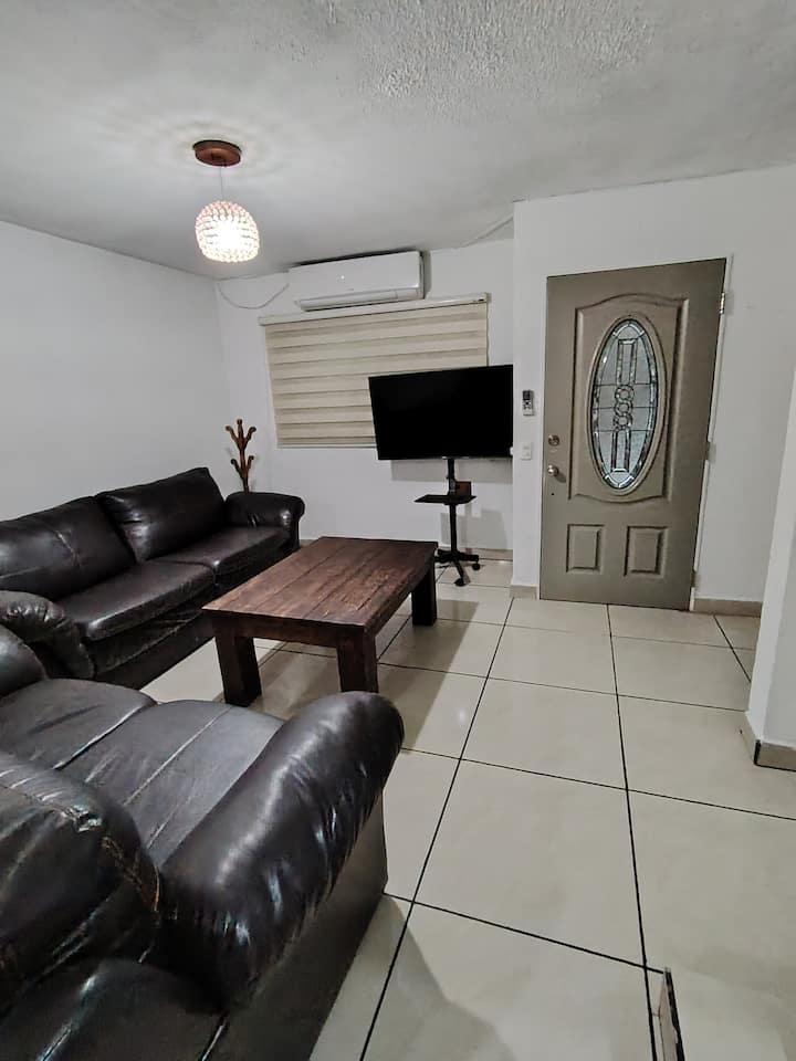 Hermosa Casa La Reyna En Saltillo - Saltillo