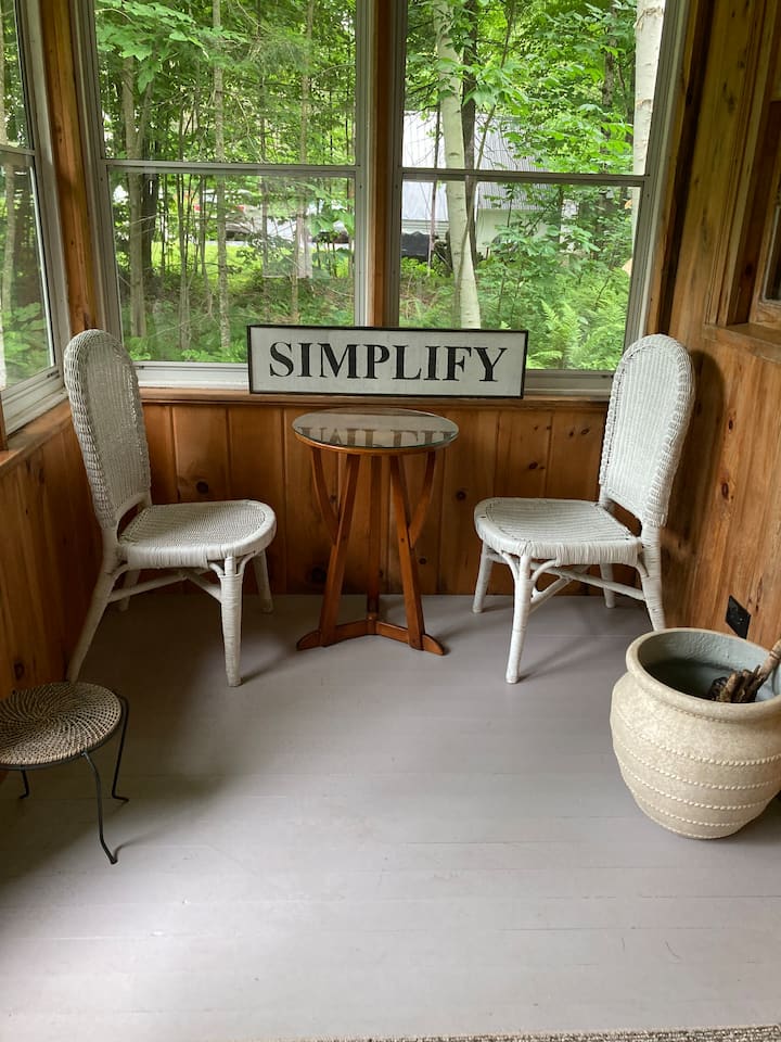 The Jh Bungalow
A Small & Cozy Updated Cabin For 2 - Bethlehem, NH