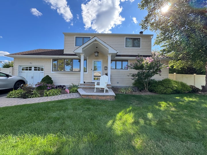 Ryder Cup Retreat - Spacious Stay Near Course - Huntington, NY
