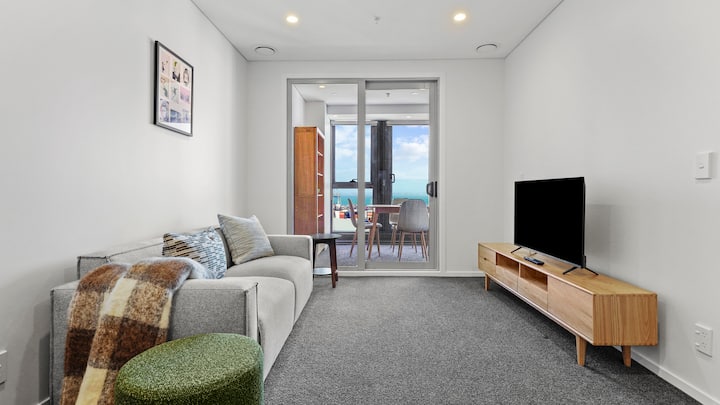 Modern Haven W Sea And City Views Nr Spark Arena - Auckland
