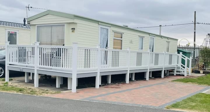8 Berth Caravan To-let On The Sealands The Point - Ingoldmells