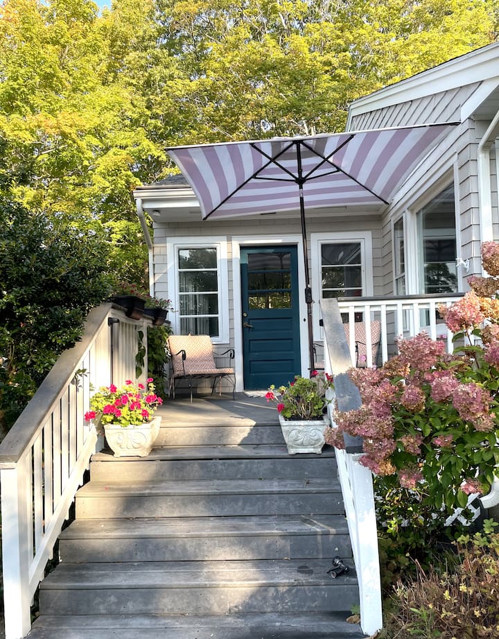 Sunlit Cottage In Cape Elizabeth - Cape Elizabeth, ME