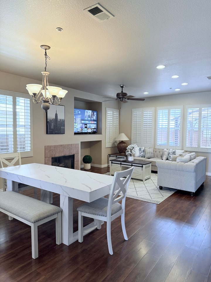 Family-friendly!3br/3ba+hot Tub + 8 Miles 2 Beach. - Oxnard, CA