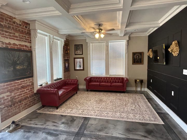 New Orleans Style Downstairs Apartment - Acadia Parish
