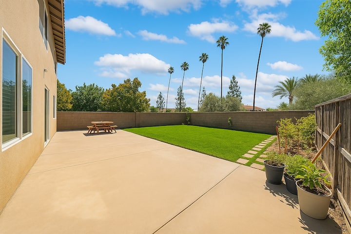 1900 Sqft House W/ Big Yard I Gated Community - Pomona, CA