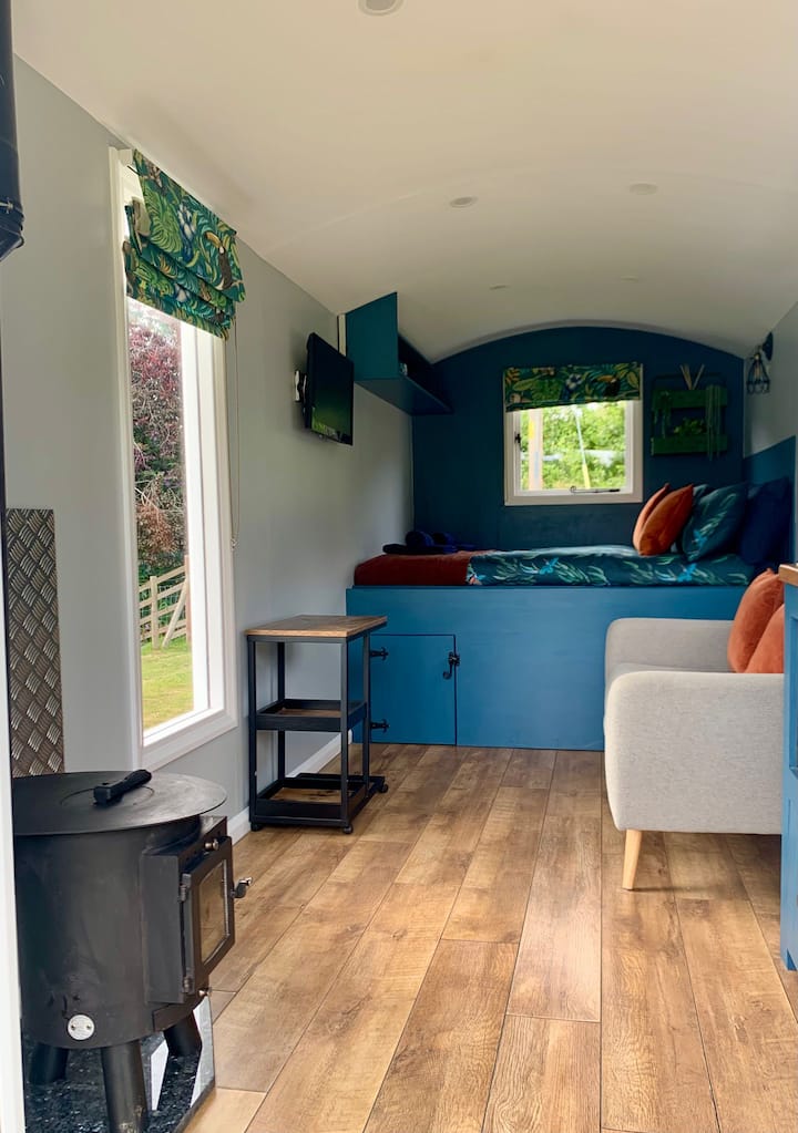 Shepherd's Hut - Beacon View - Llangollen