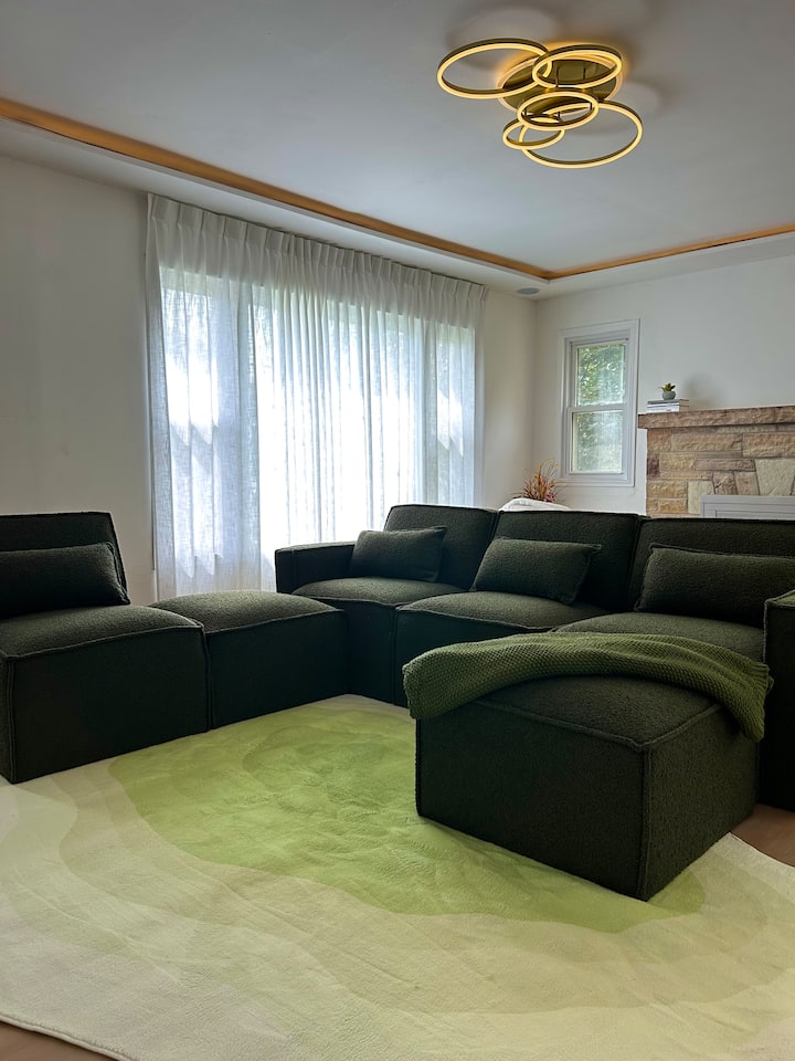 Private Room In Luxury Airbnb - 2 Mins To Downtown - Algonquin, IL