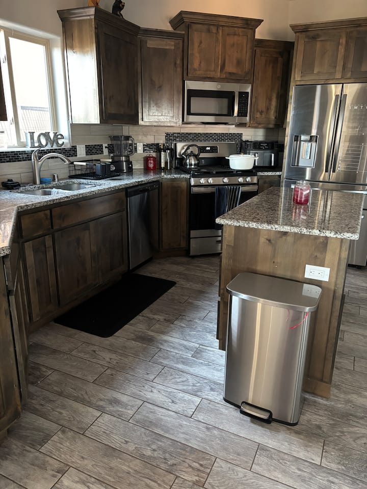 Ll Getaway
Near Albuquerque & Balloon Fiesta - Los Lunas, NM