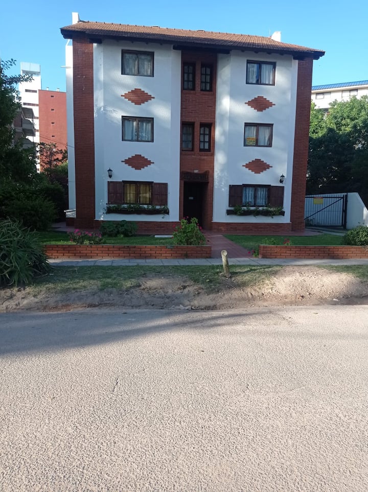 Dpto. 200 M Del Mar& Centro 150m Cochera, Fogones - Villa Gesell