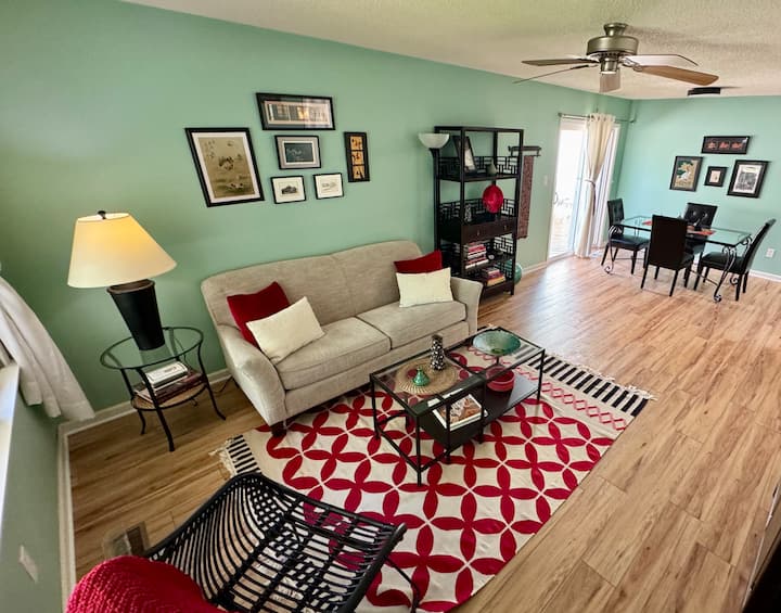 The Global Caravan: Travel The World In My Home - Bloomington, IN